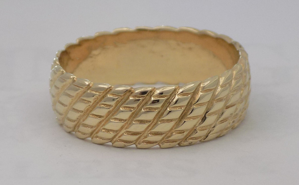 Men's diamond pattern gold band — Vintage Jewelers & Gifts, LLC.